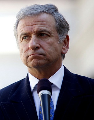 Felipe Larraín le tira flores al ritmo de la economía pero igual mete ...