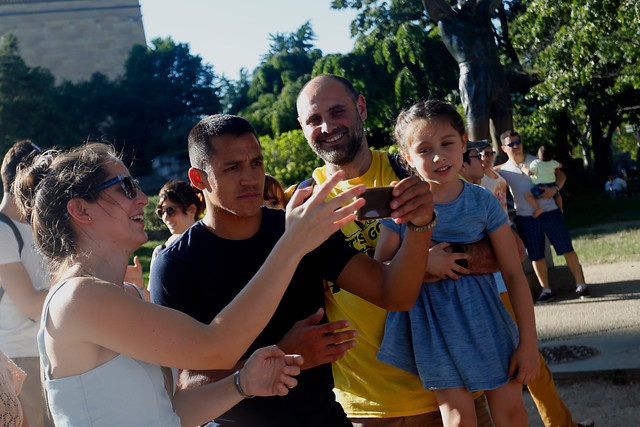 Galería HD: Así fue la visita de Alexis Sánchez a la estatua de Rocky ...