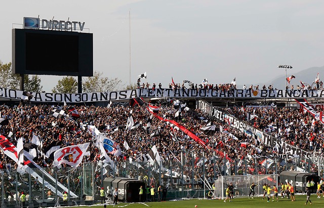 Fotos: Así fue el arengazo de Colo Colo y el banderazo de la U