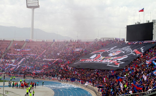 Fotos: Así fue el arengazo de Colo Colo y el banderazo de la U