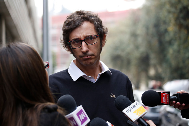 Tomas feministas: Tras dichos de Gumucio, Matías del Río defiende ...