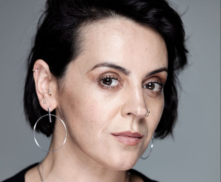 Jani Dueñas: “Una mujer con un micrófono en la mano tiene que ser ...