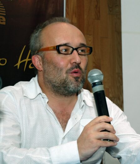 Daniel Cassany y la educación virtual: “Tantas horas en línea seguidas ...