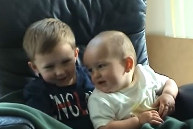 La historia del video viral "Charlie bite my finger" que logró venderse ...