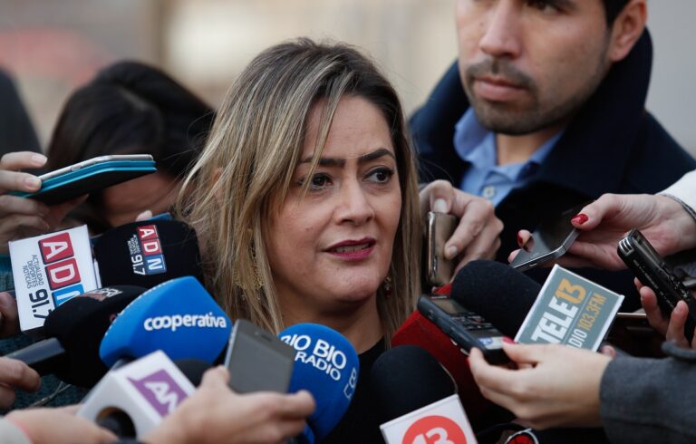 Lorena Parra | The Clinic