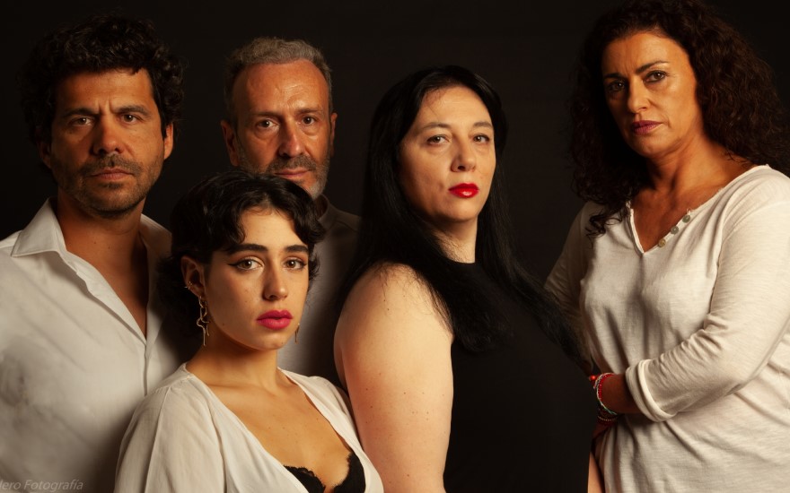 Madre actriz e hija dramaturga chilenas estrenan obra en Madrid