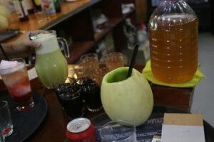 Los tragos que más les gustan a los extranjeros que vienen a Chile