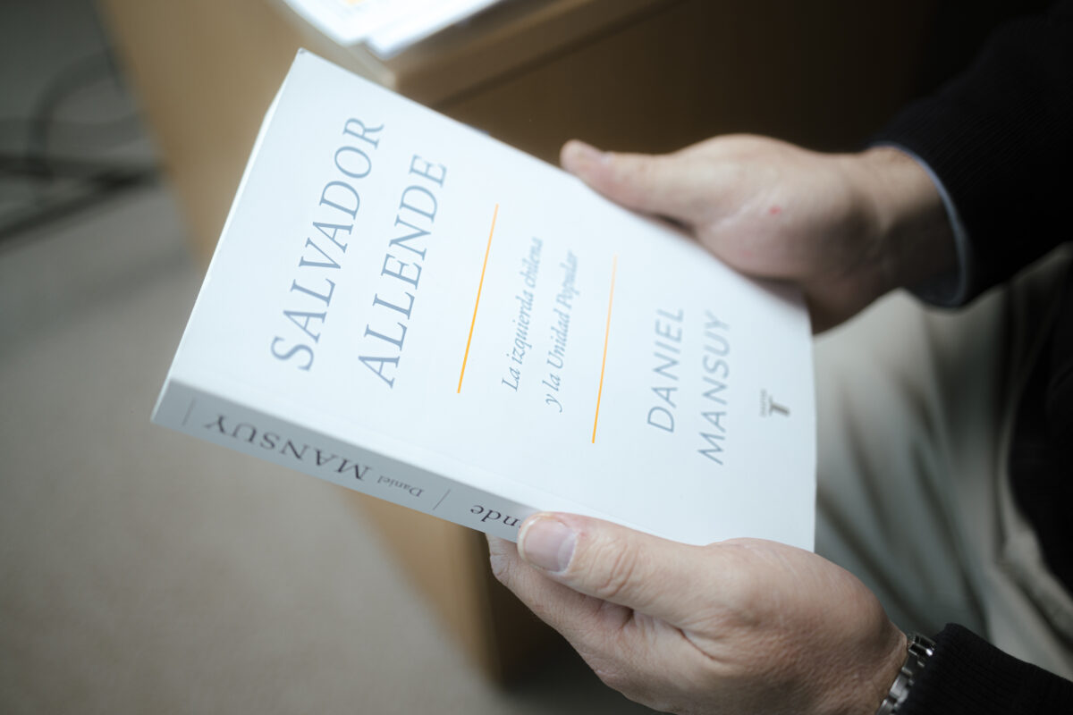 Daniel Mansuy: “El presidente Allende no quiso un enfrentamiento”