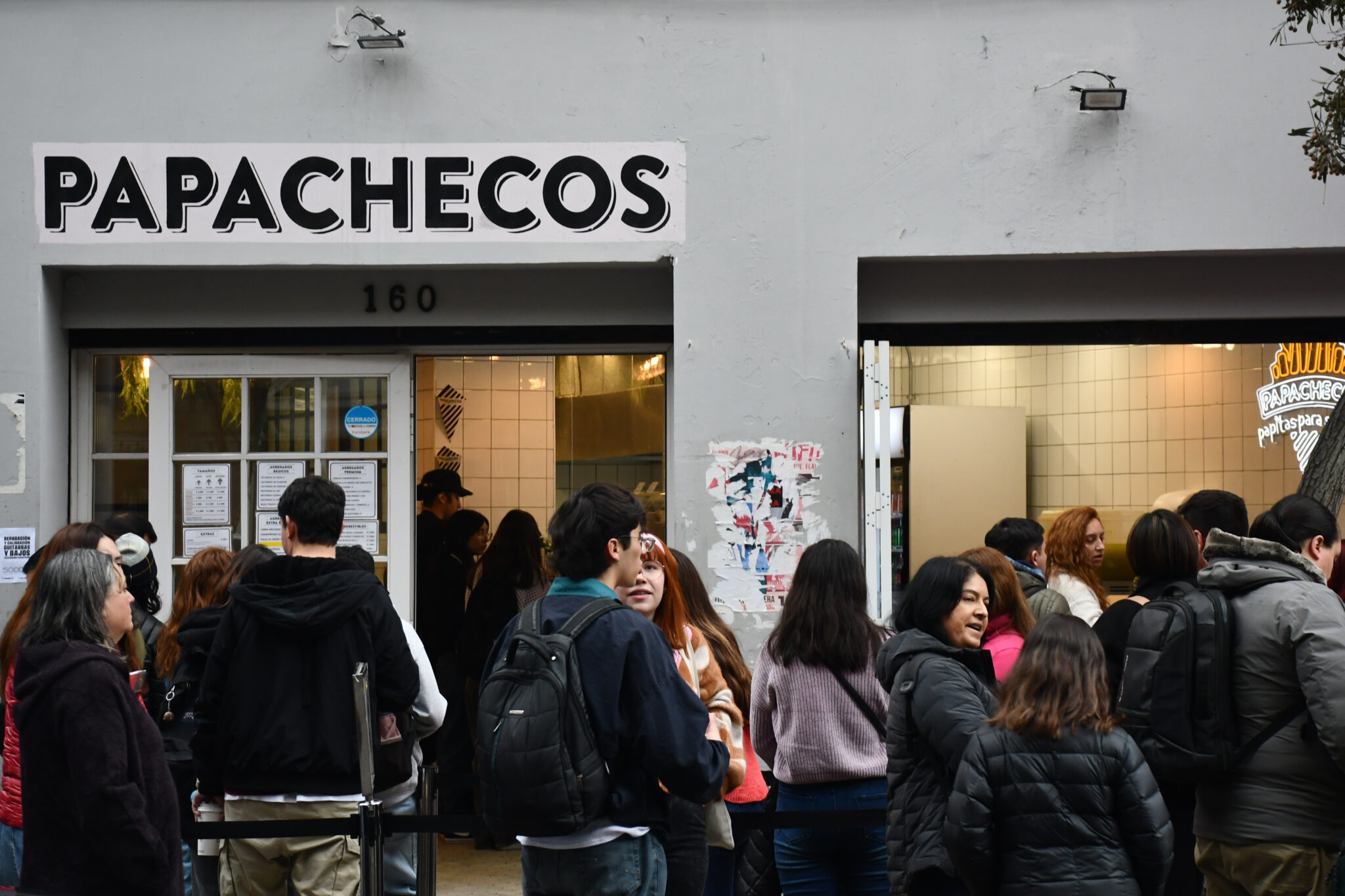 Papachecos: la fórmula tras el éxito del local de papas fritas en Lastarria