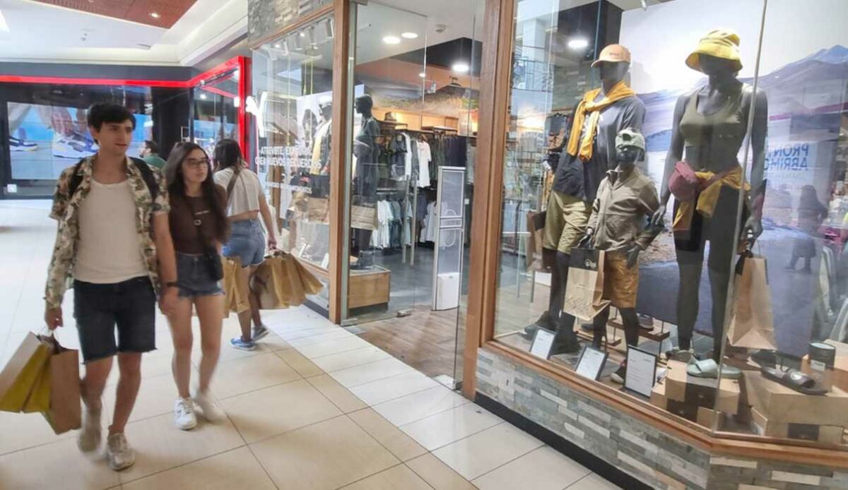 La pelea de Vitacura y Cencosud por el mall "Vitacura Center"