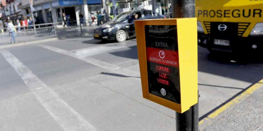 botoneras peatonales | The Clinic