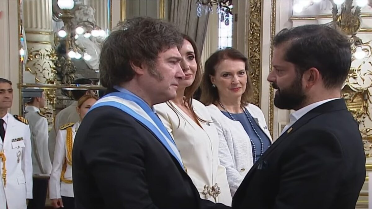 Presidente Boric revela diálogo en saludo protocolar con Milei