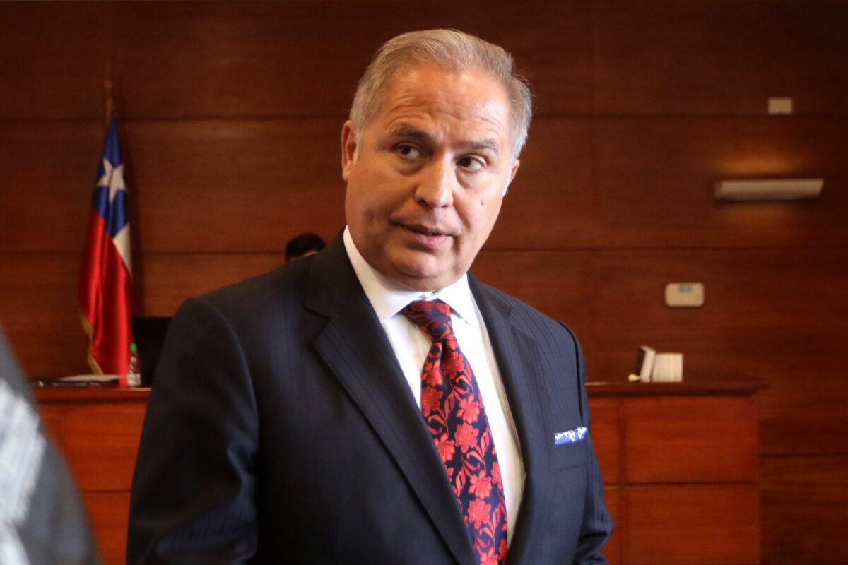 Quién es Juan Carlos Manríquez, el abogado de Karina Oliva