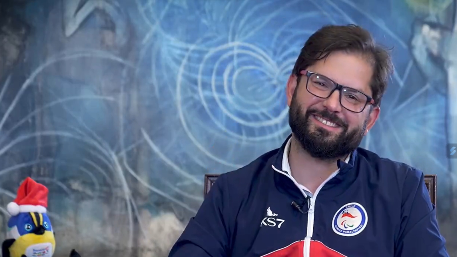 Gabriel Boric cita a "31 Minutos" en sentido mensaje navideño