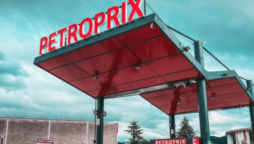 Petroprix: la bencinera "low cost" española que llegaría a Chile