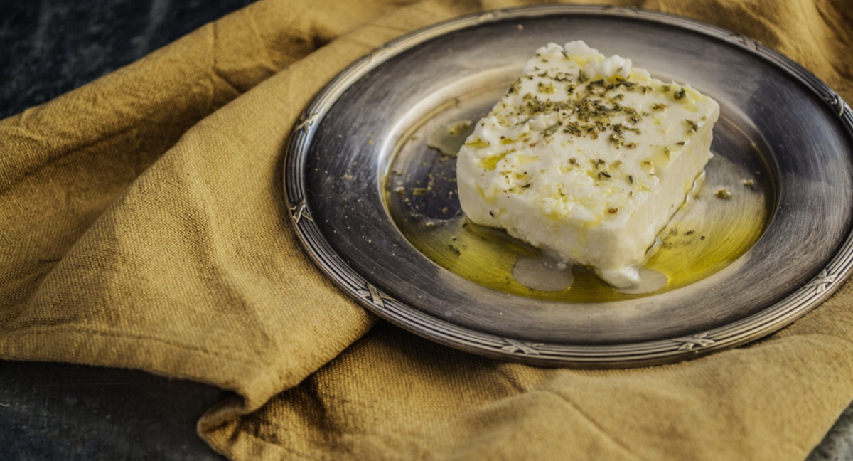 Embajada de Grecia logra que queso feta sea reconocido como producto de ...