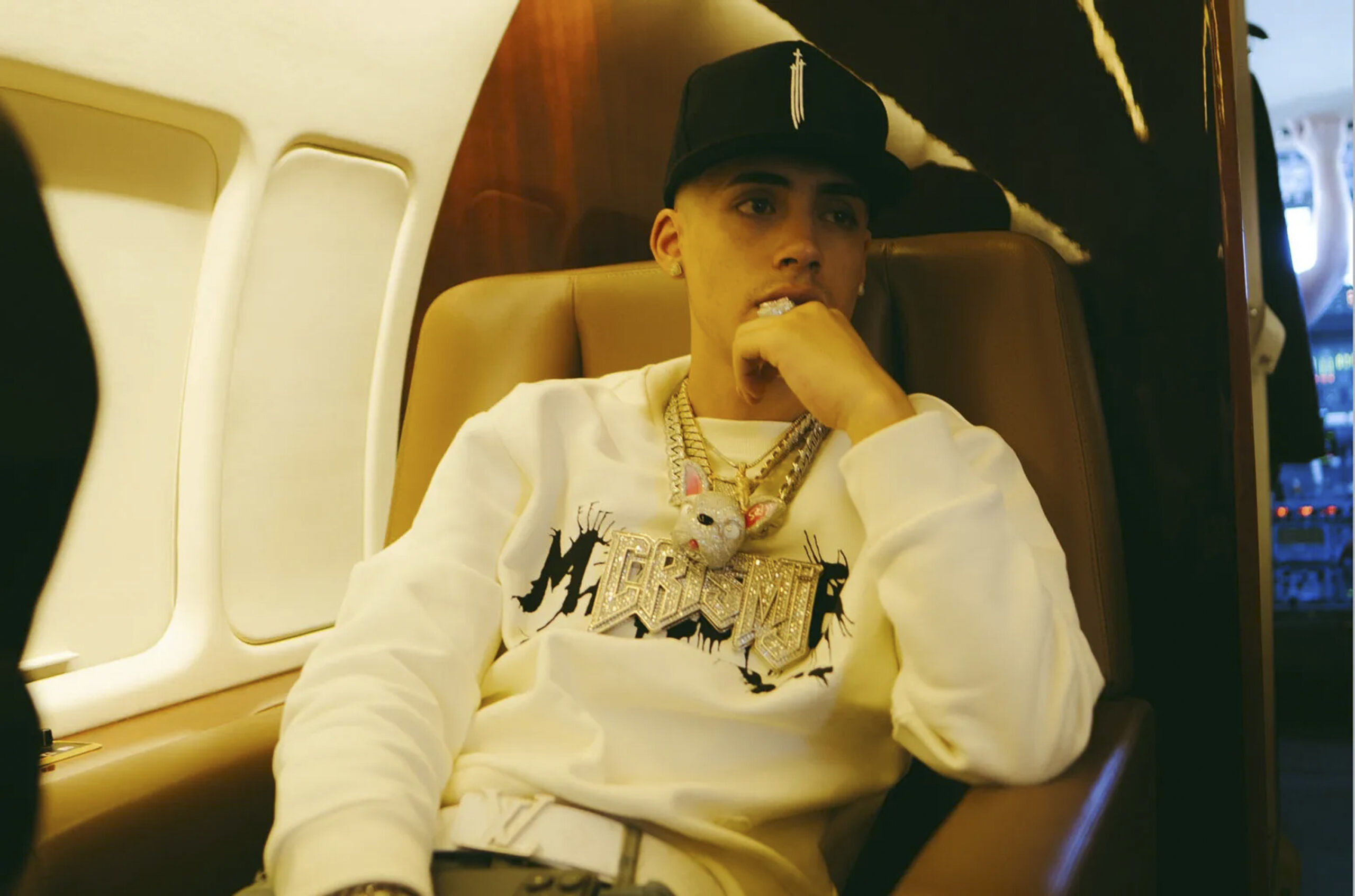 Las revelaciones del círculo íntimo de Cris Mj, el cantante chileno más escuchado en el mundo