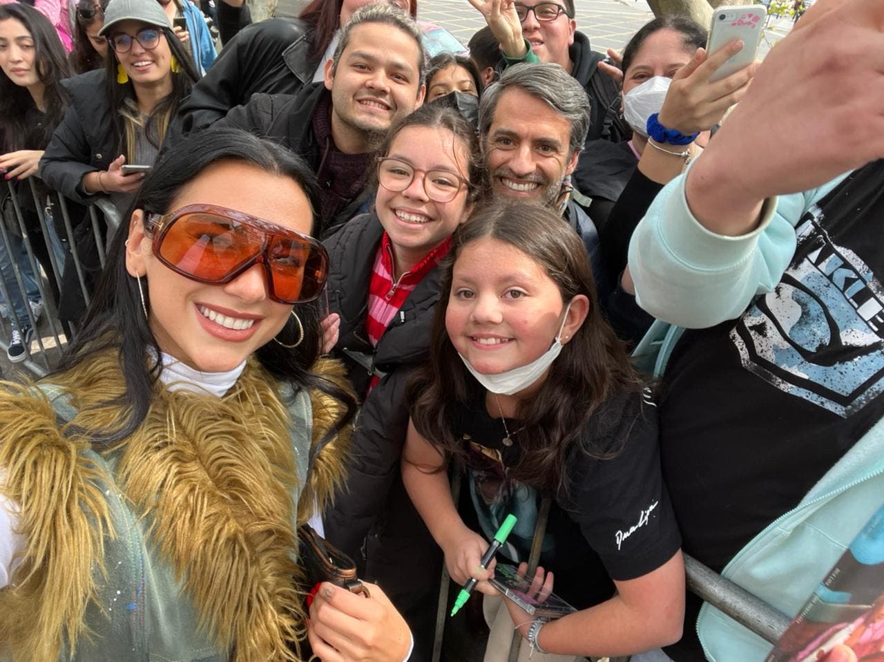 El Sigiloso Regreso De Dua Lipa A Chile Grabará Comercial De Yves