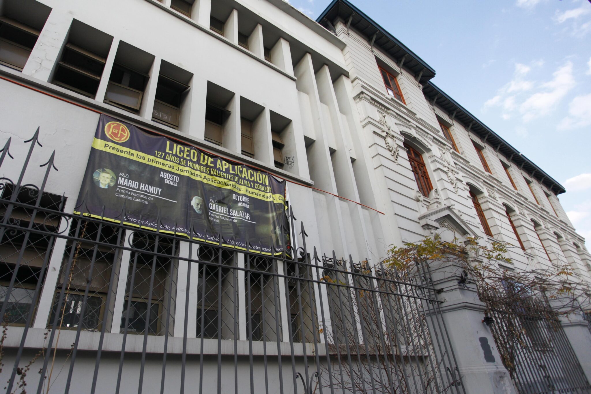 Matrículas de liceos emblemáticos siguen en caída libre