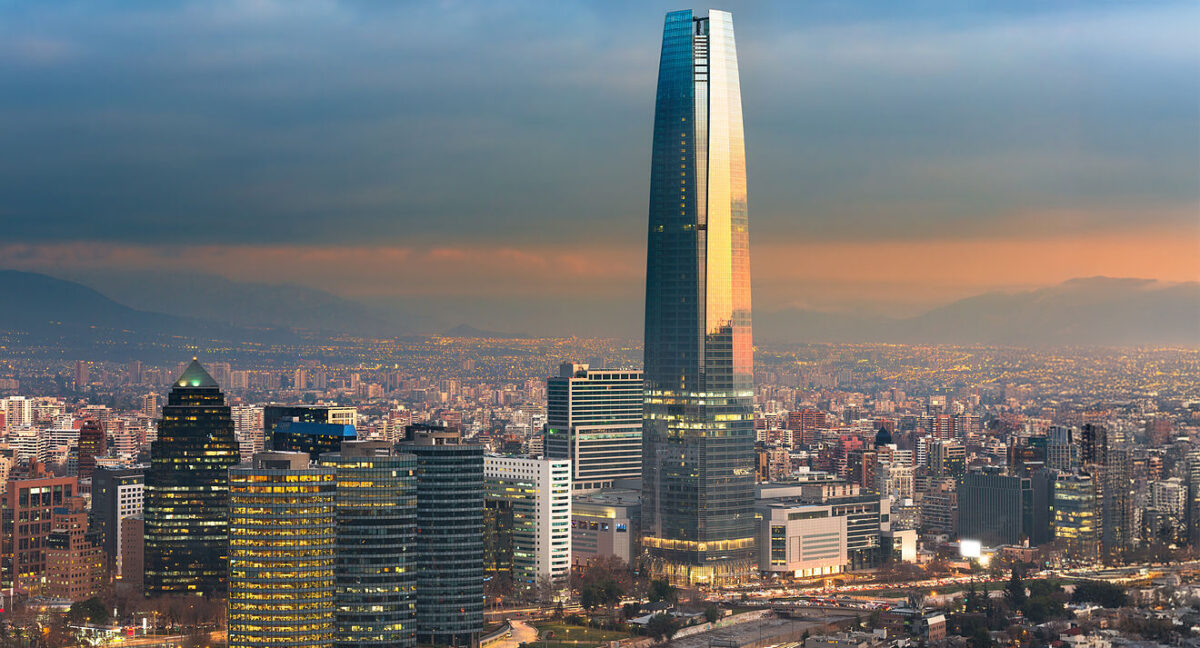 Costanera Center tramita permiso con Providencia para sumar 25 mil ...