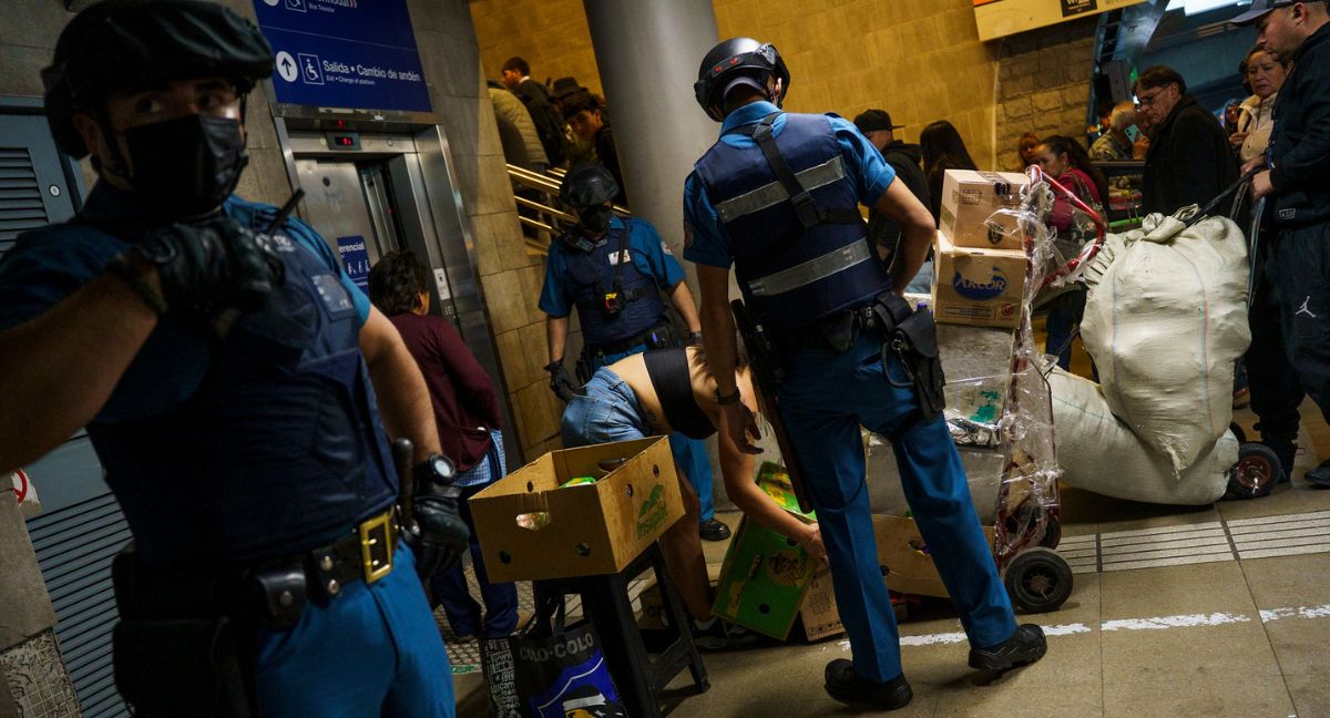 La dura batalla de Metro contra el comercio ilegal: lo que se sabe sobre las "mafias" de ...