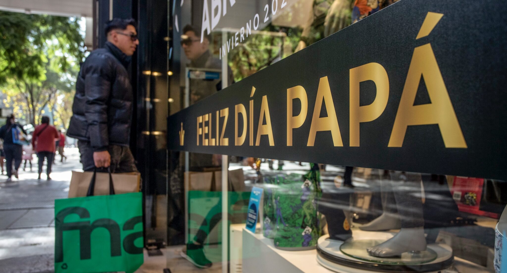 Día de las Glorias Navales: revisa los horarios del comercio durante el feriado del 21 de mayo