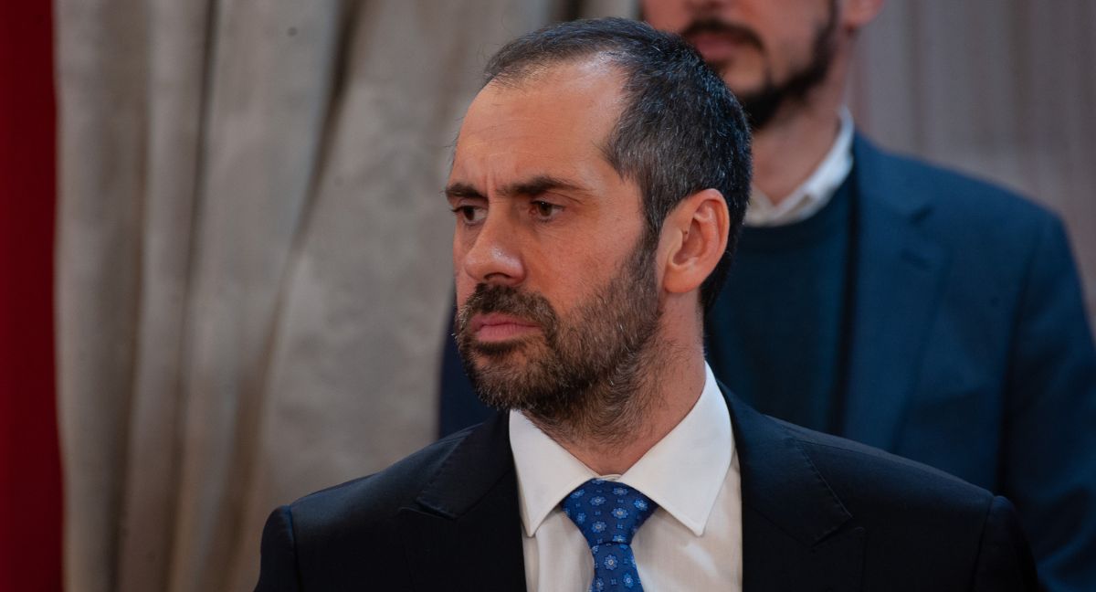 Frente Amplio toma posesión del Ministerio de Hacienda con llegada de ...