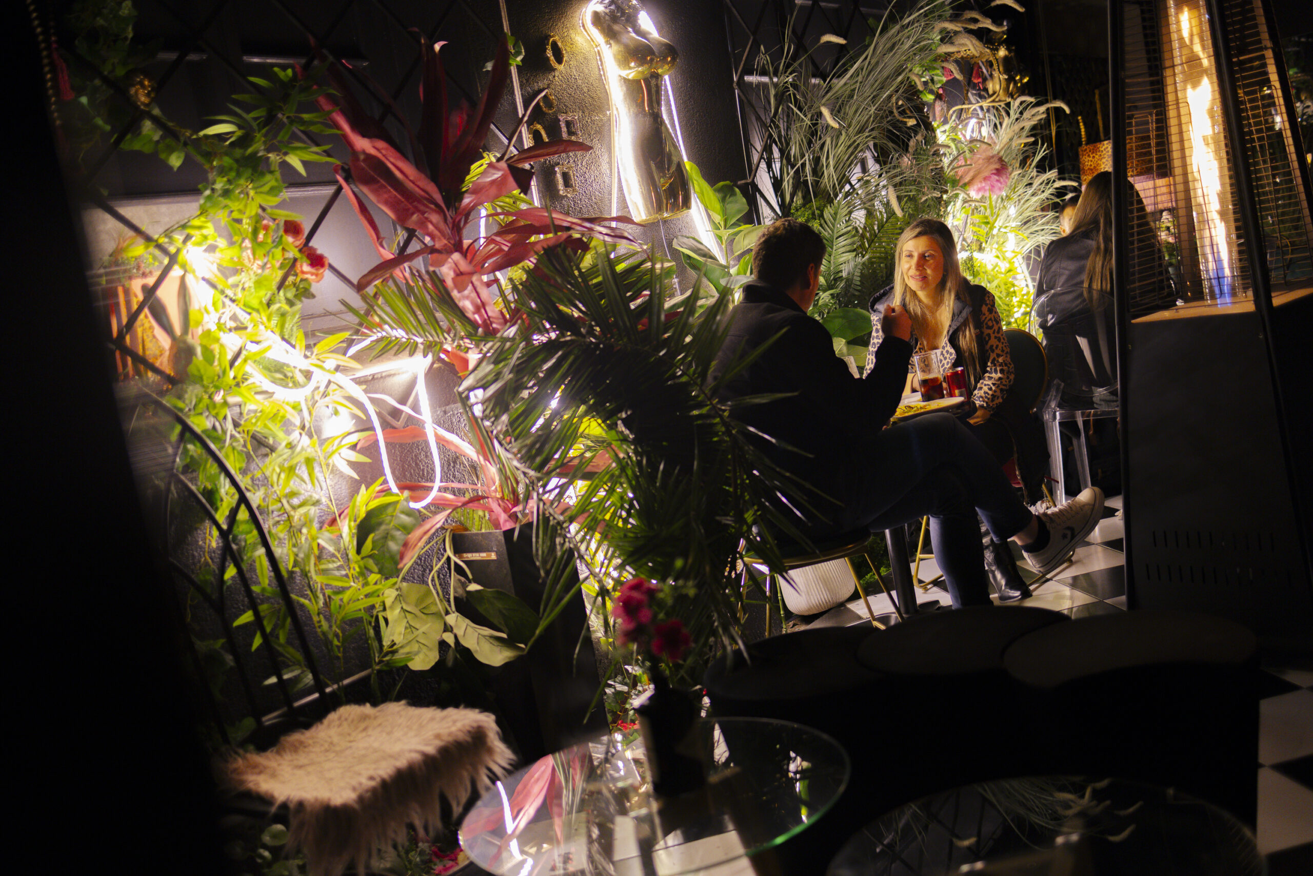 Casa Conejo: el bar de Ñuñoa para adultos entre 35 y 45 años que busca ...