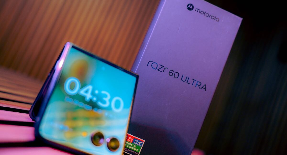 Motorola Razr 60 Ultra | The Clinic