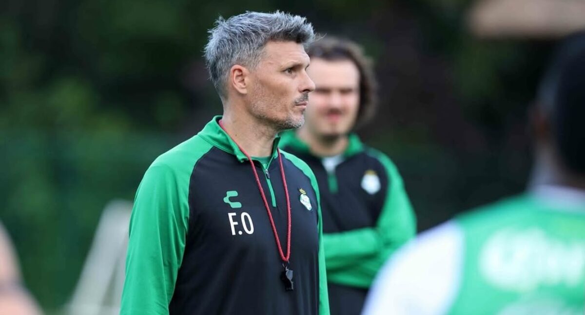 Una pésima última campaña, sin títulos y con Gareca como referente: así llega Fernando Ortiz a ...