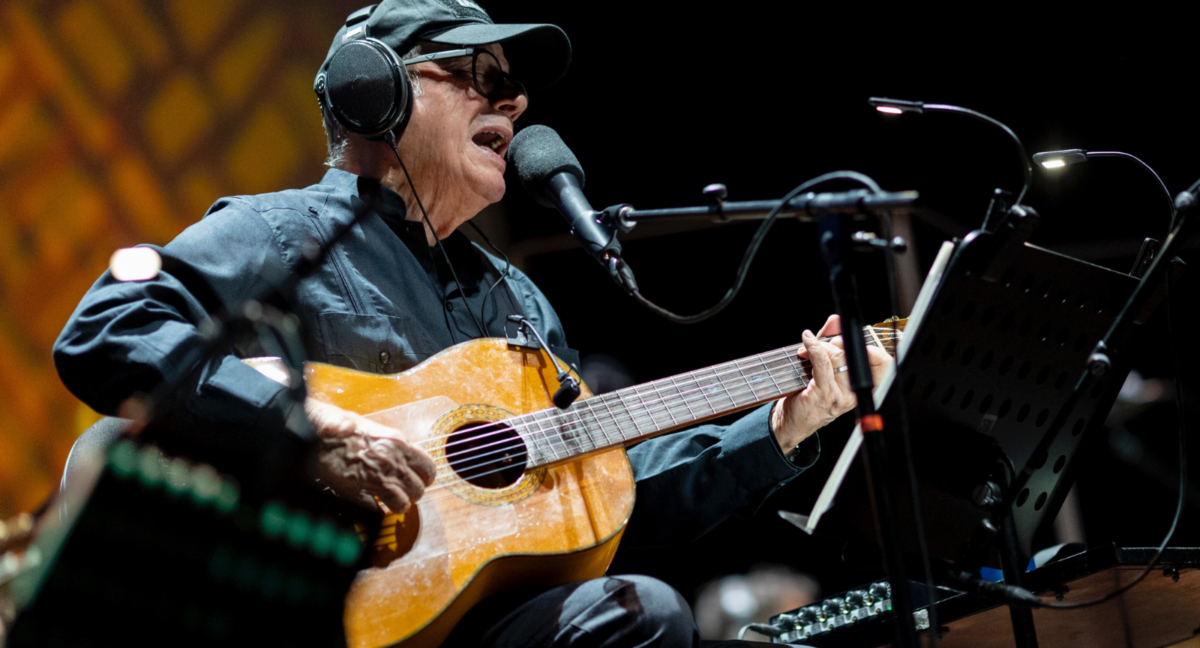 El espectacular regreso de Silvio Rodríguez a Chile con emotivo show en ...