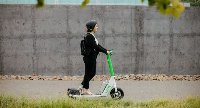 Dr. Martens vuelve a Chile con tienda en el Drugstore y proyecta abrir ...