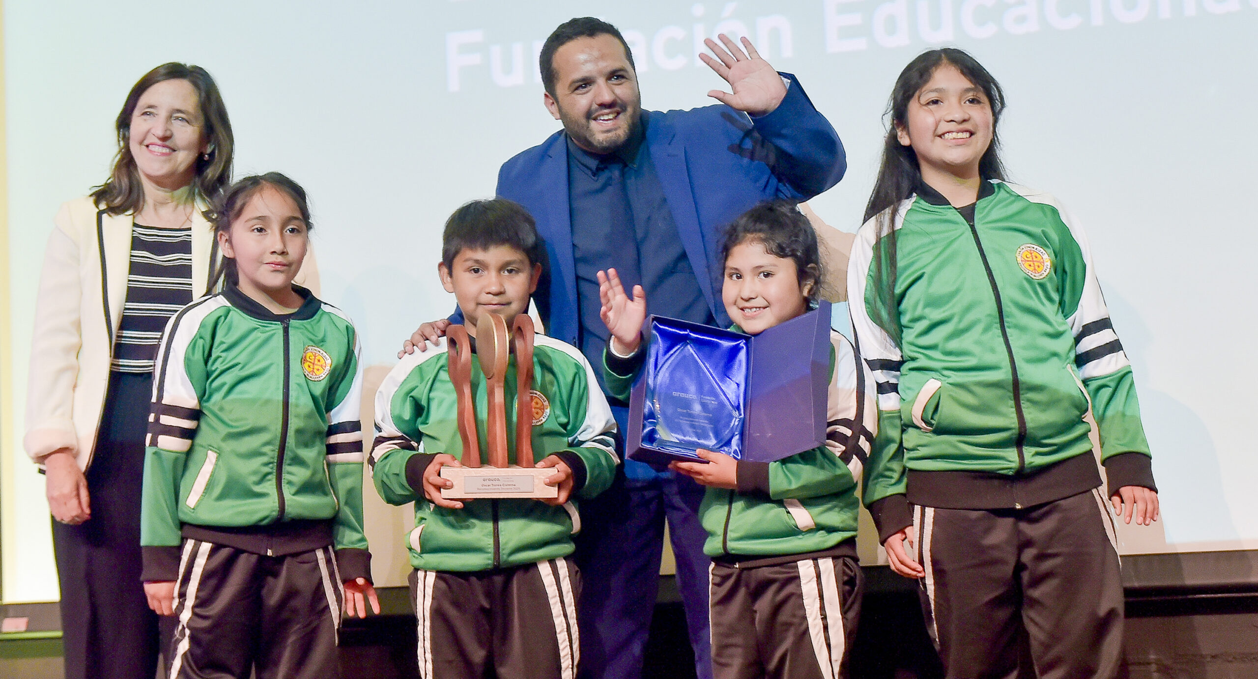 La fábula del profesor solitario de Huallepén Bajo y cómo sus únicos ...