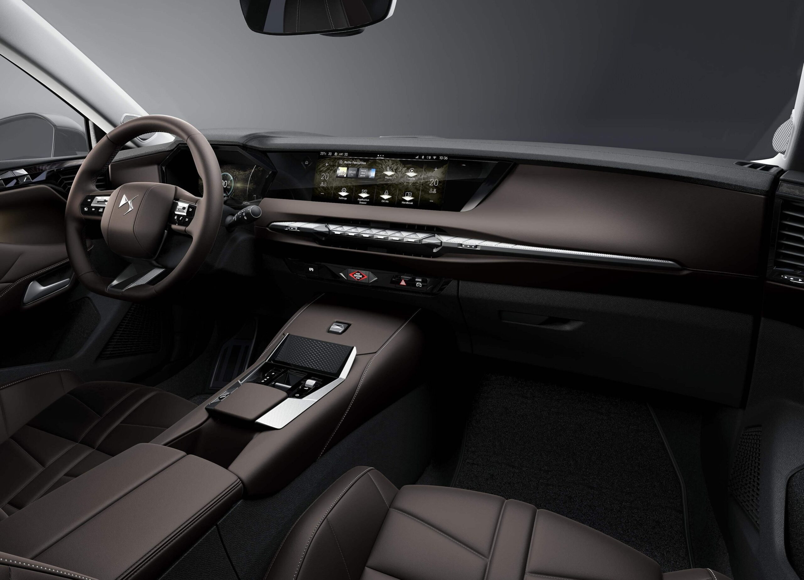 DS N°4: diseño, electrificación y tecnología premium