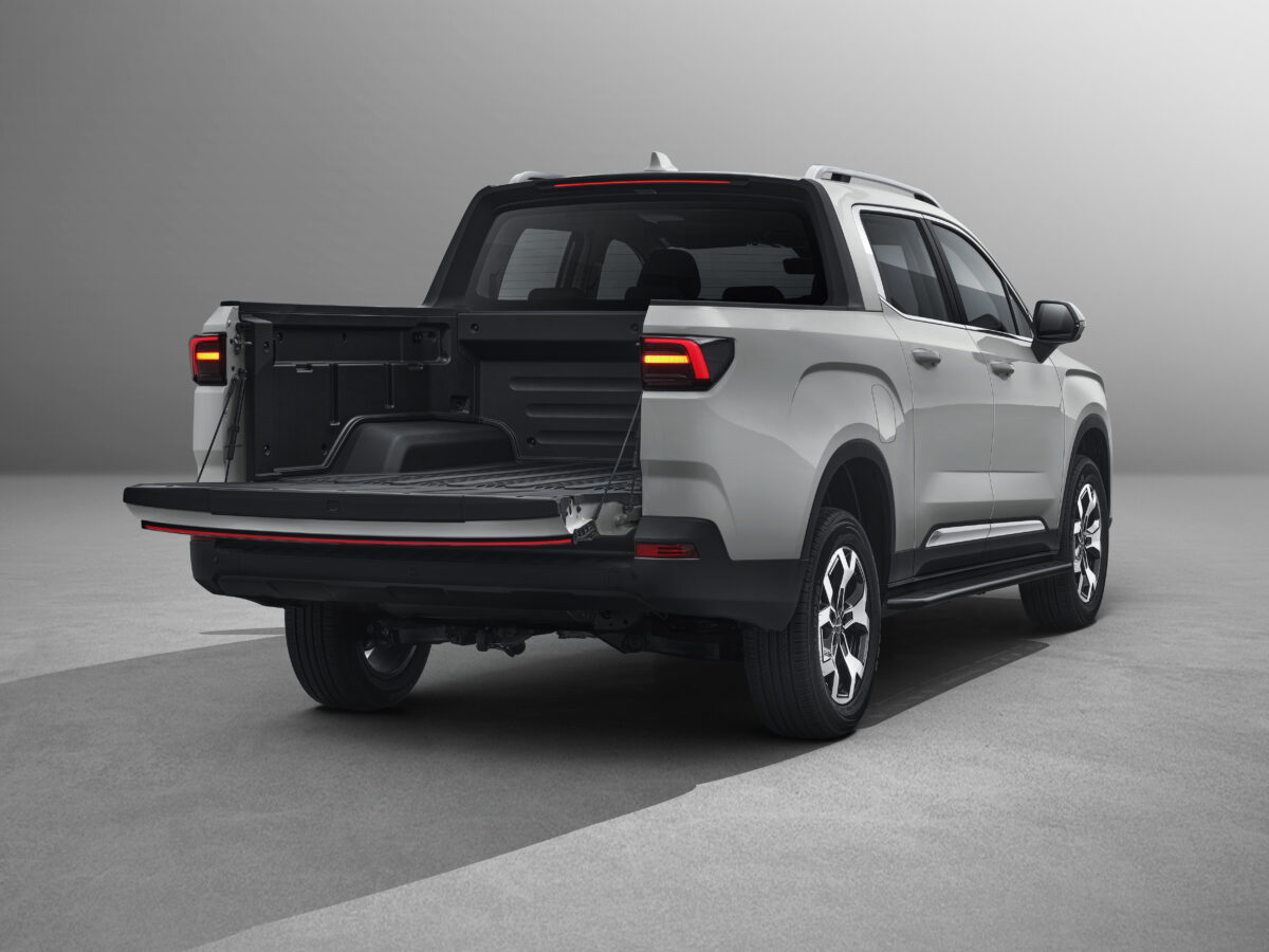 Riddara híbrida enchufable en Chile: así es la nueva pick up