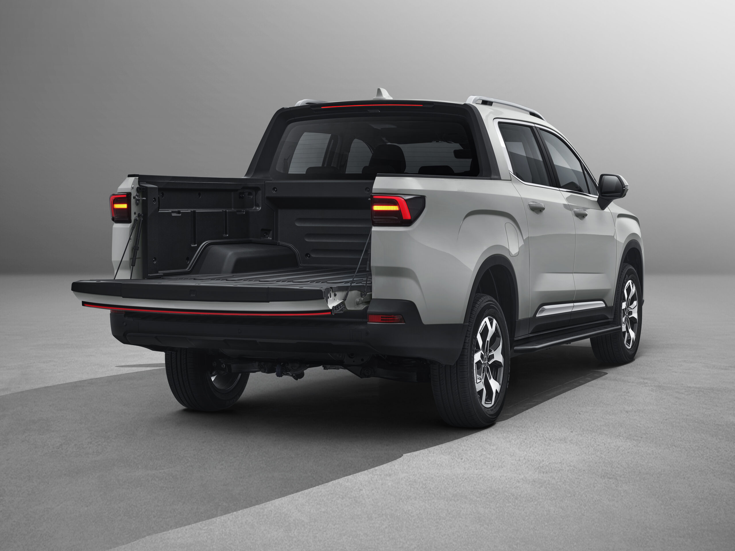 Riddara híbrida enchufable en Chile: así es la nueva pick up