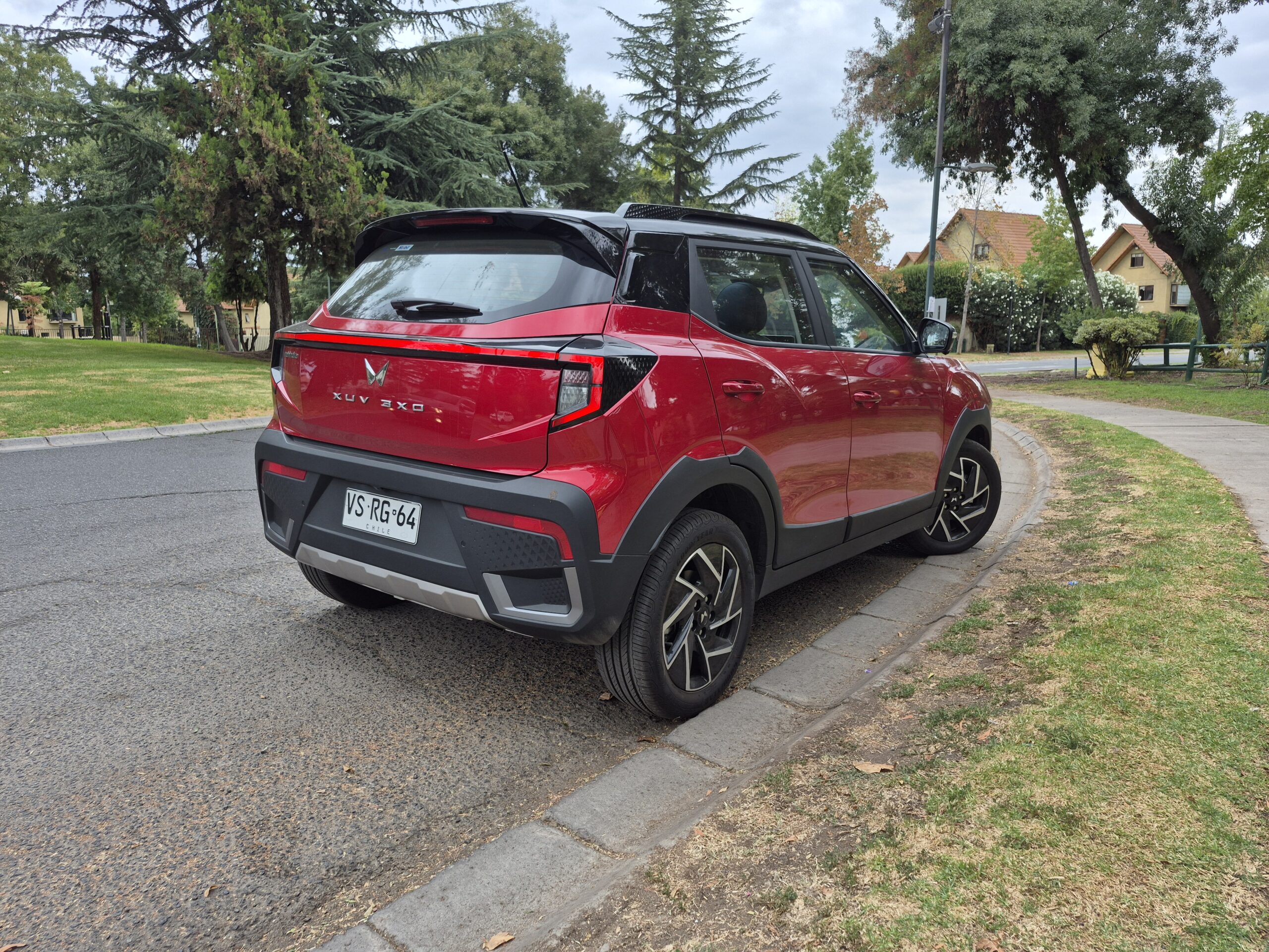 Prueba del Mahindra XUV 3XO Deluxe en Chile (2026)