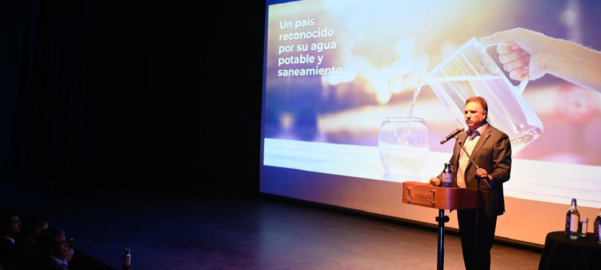 Municipios se reúnen en seminario sobre la crisis hídrica del país